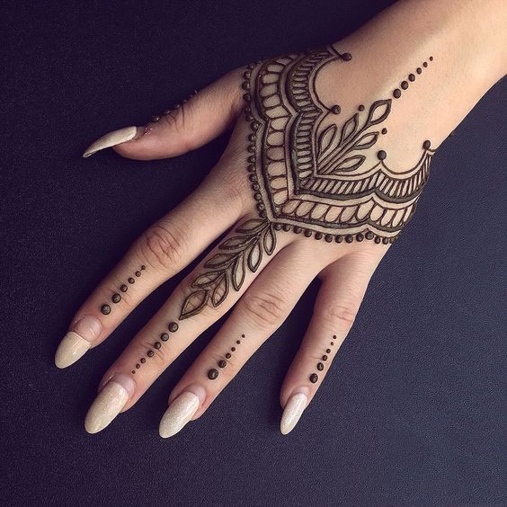 7 Latest Stylish Floral Mehndi Designs For Girls - Beautiful You